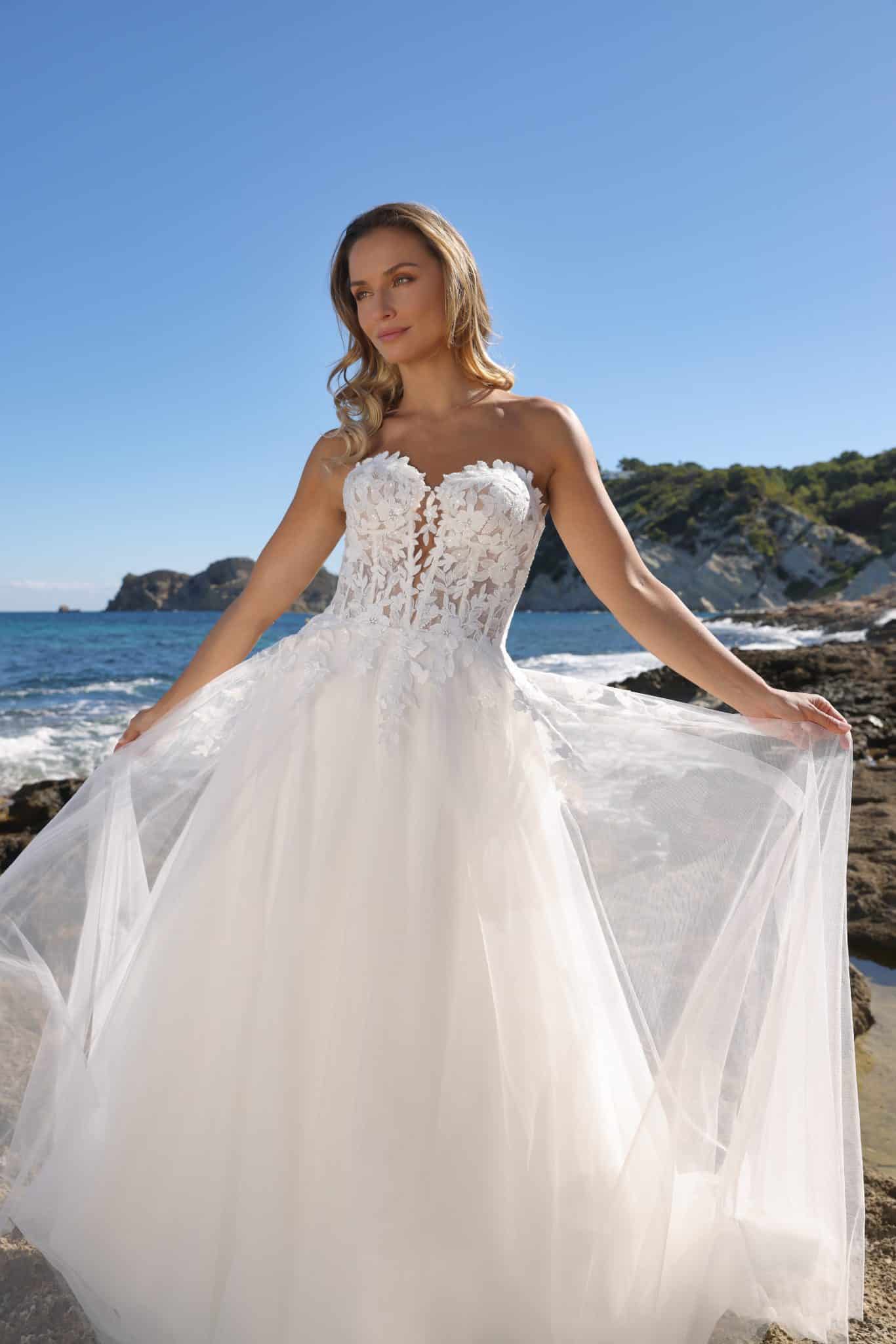 Wedding dress Amira - Azuree Bridal